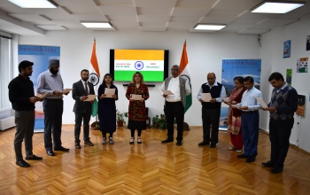 Reading Preamble of Constitution - News | Embassy of India, Sofia, Bulgaria